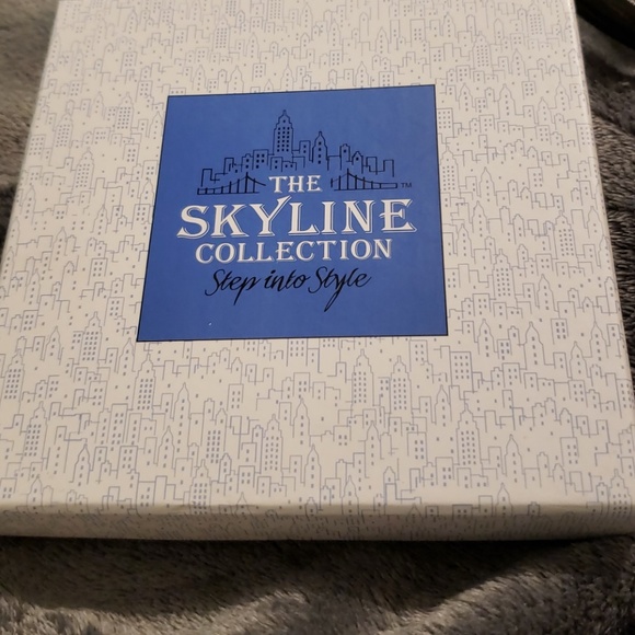 the Skyline Collection | Jewelry | Thr Skyline Collection Golden ...